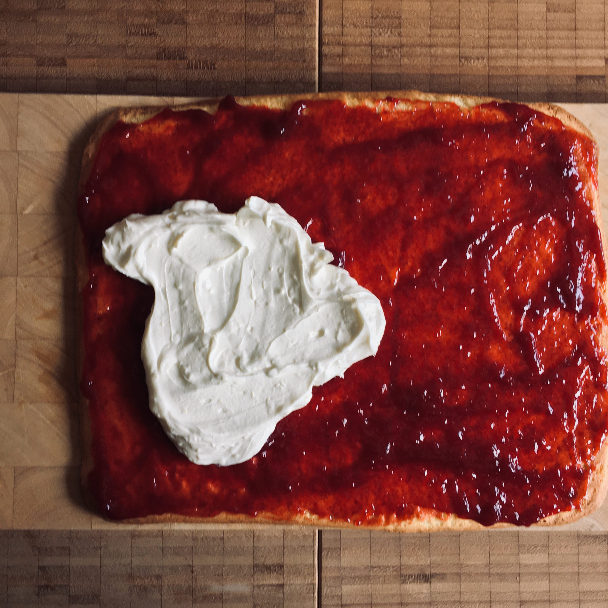 sponge - jam - cream layer - fruit